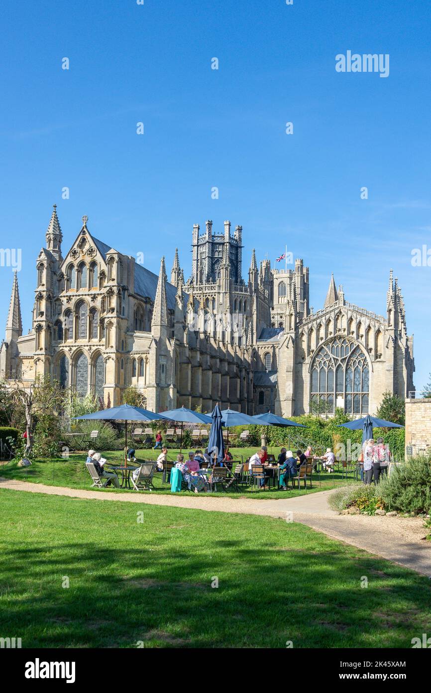 Historical landmark behind house hi-res stock photography and images ...