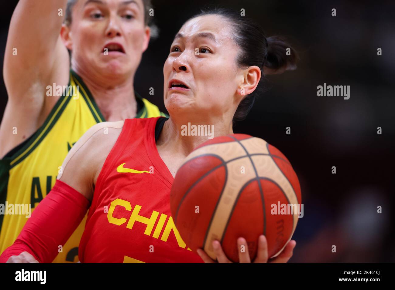Semi yang hi-res stock photography and images - Alamy