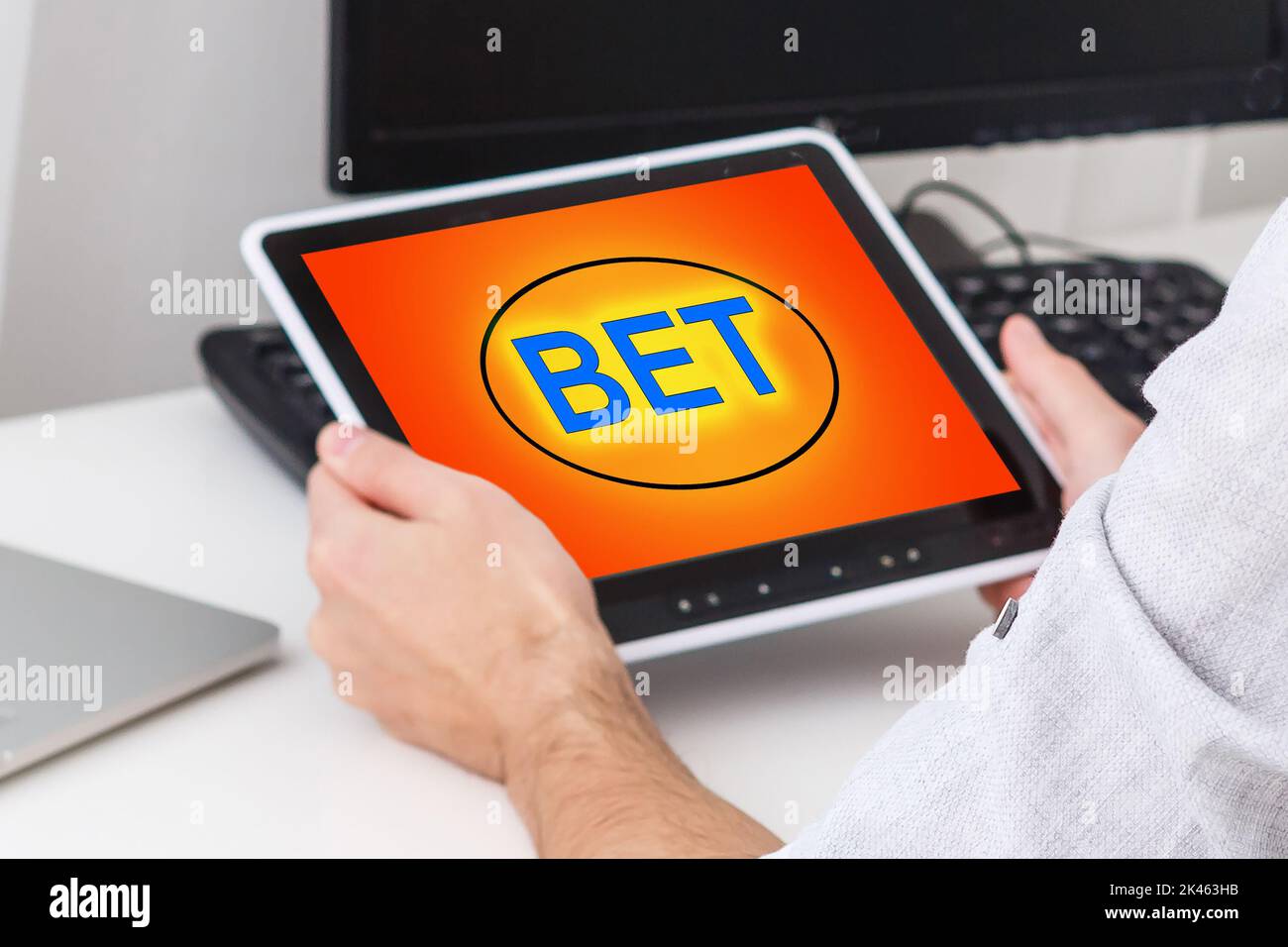 Woman placing computer hi-res stock photography and images - Alamy