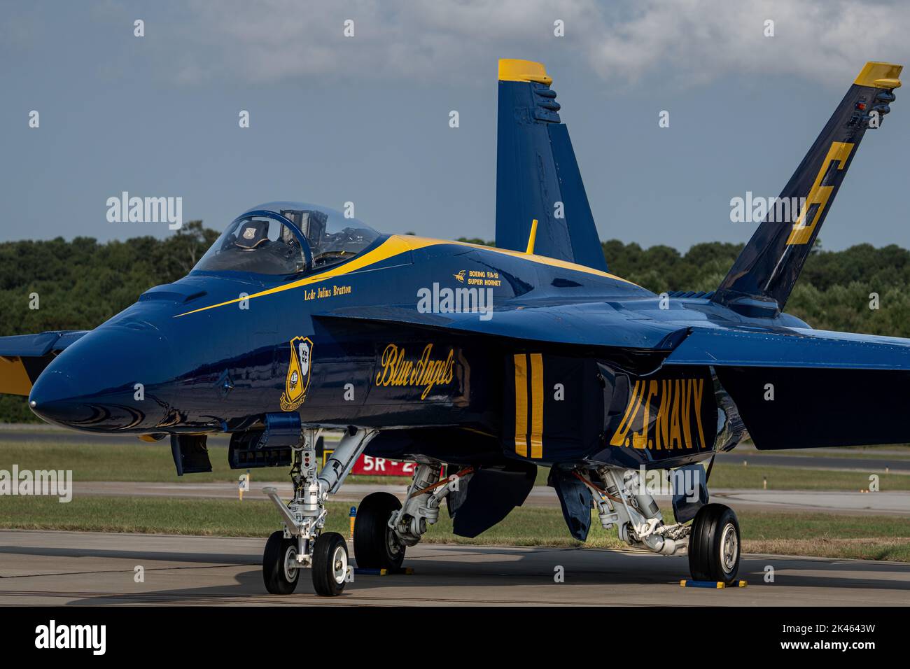 The us navy blue angels hi-res stock photography and images - Alamy