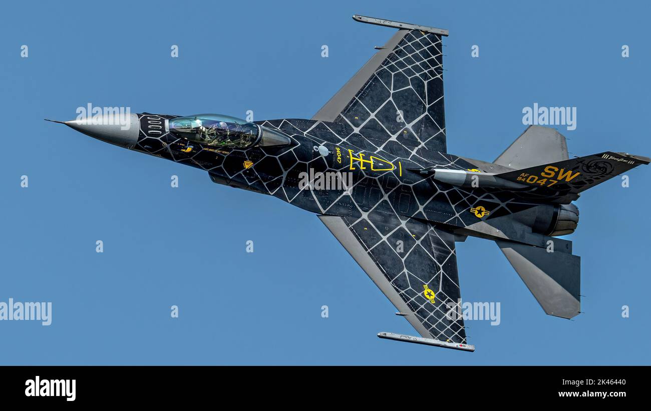 Anti missile flares hi-res stock photography and images - Alamy