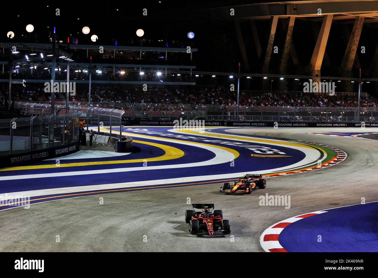 Carlos Sainz Jr (ESP) Ferrari F1-75. Singapore Grand Prix, Friday 30th ...