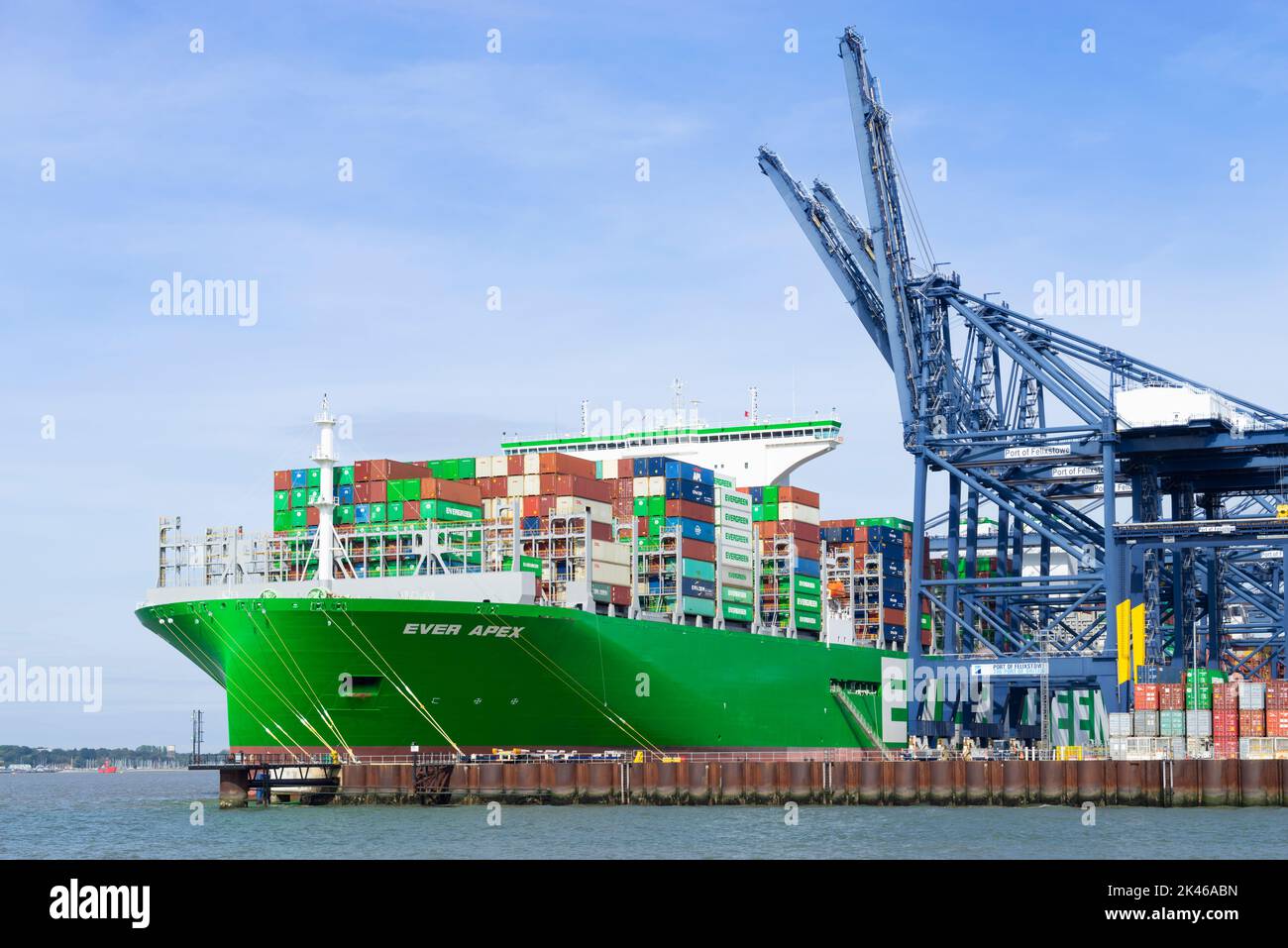 Ever apex container ship hi-res stock photography and images - Alamy