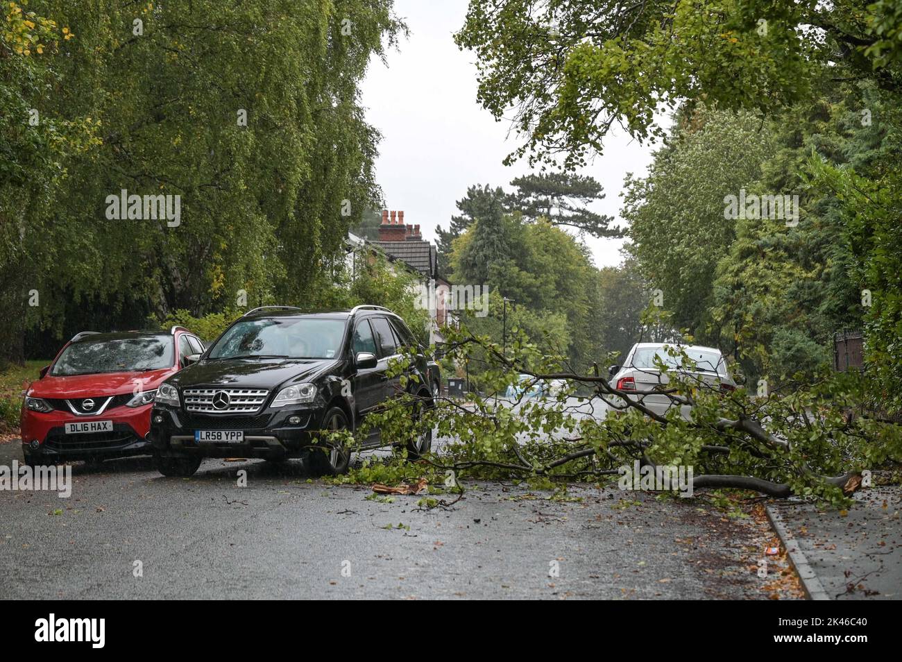 Edgbaston, Birmingham - September 30th 2022 - Drivers negotiate a ...