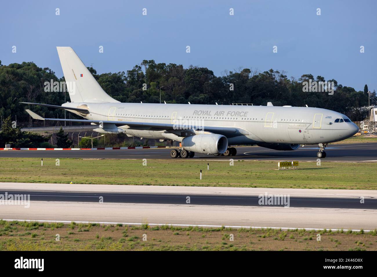 Royal Air Force Airbus A330 Voyager KC3 (A330-243MRTT) (REG: ZZ332 ...