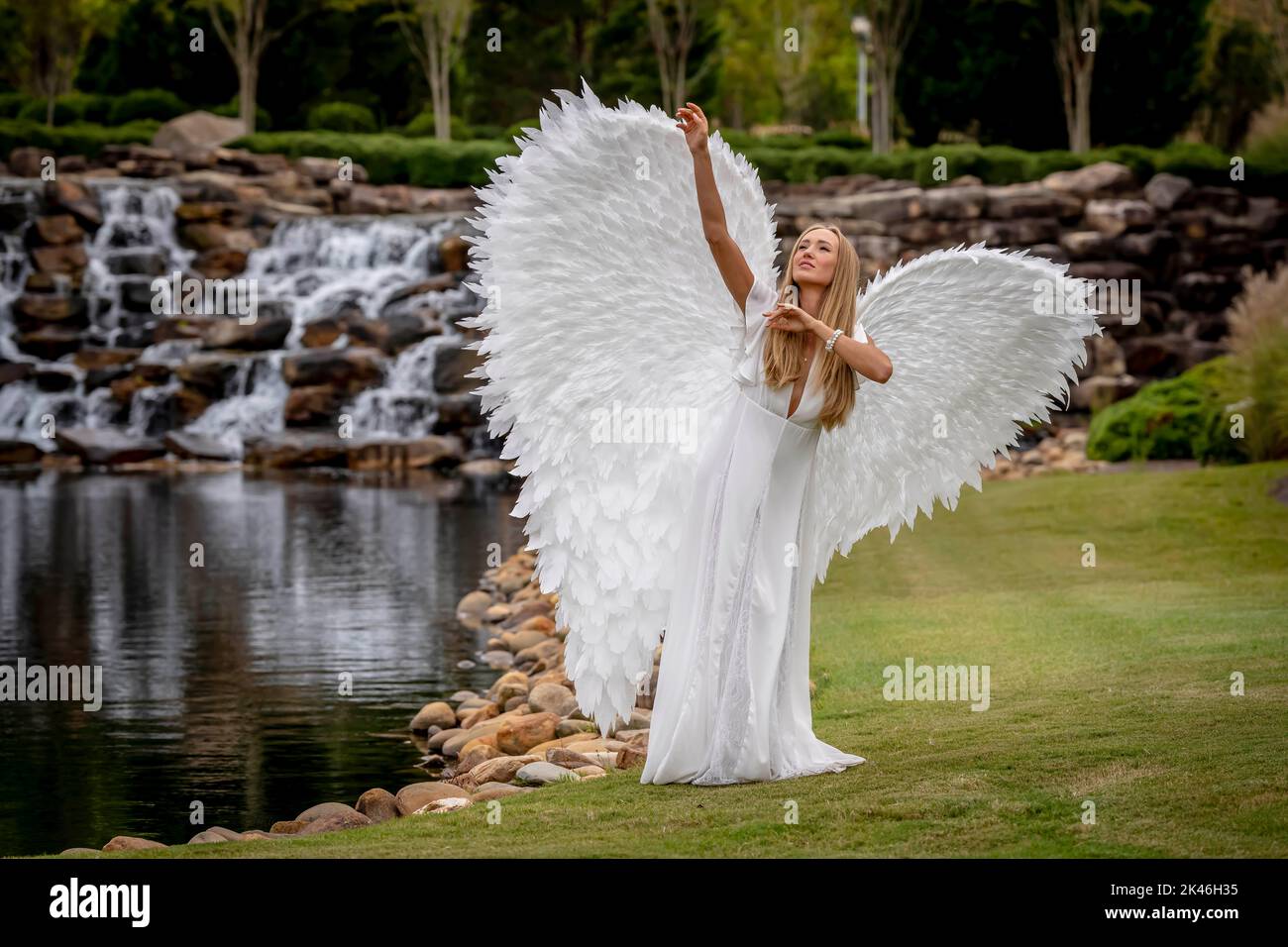 Indian Land, SC, USA. 28th Sep, 2022. A gorgeous blonde model poses ...