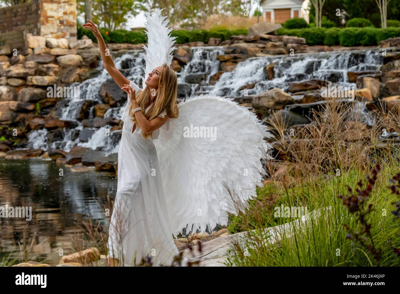 Indian Land, SC, USA. 28th Sep, 2022. A gorgeous blonde model poses ...