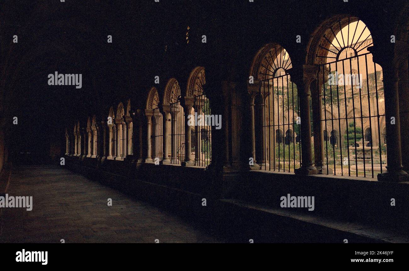 GALERIA DEL CLAUSTRO - SIGLO XIII - TRANSICION ROMANICO GOTICO ...