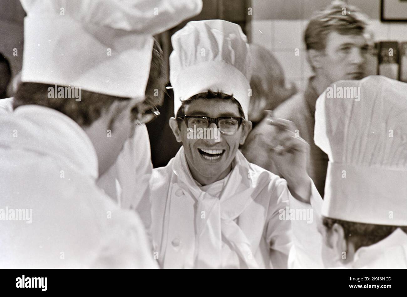 FREDDIE AND THE DREAMERS UK pop group with Freddie Garrity filming ...