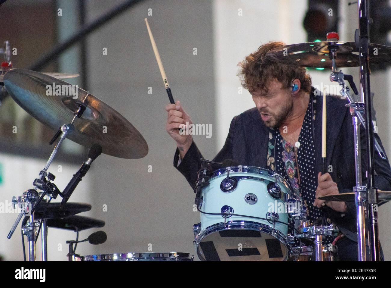 Nbc today show concert with 5 seconds of summer hi-res stock ...