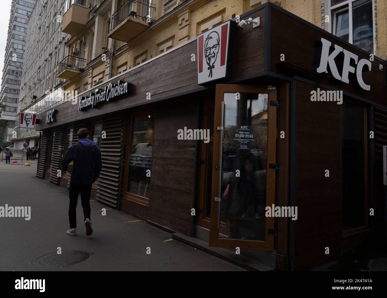 Kyiv, Ukraine. 30th Sep, 2022. Fast food chain KFC seen open in Kyiv. The store has already ...