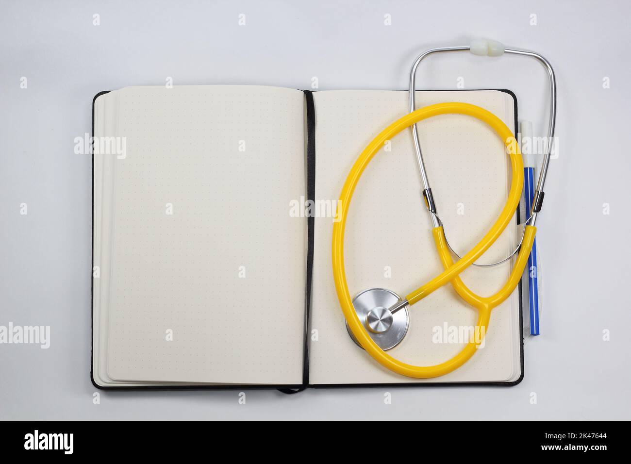 Medical prescription paper hi-res stock photography and images - Alamy