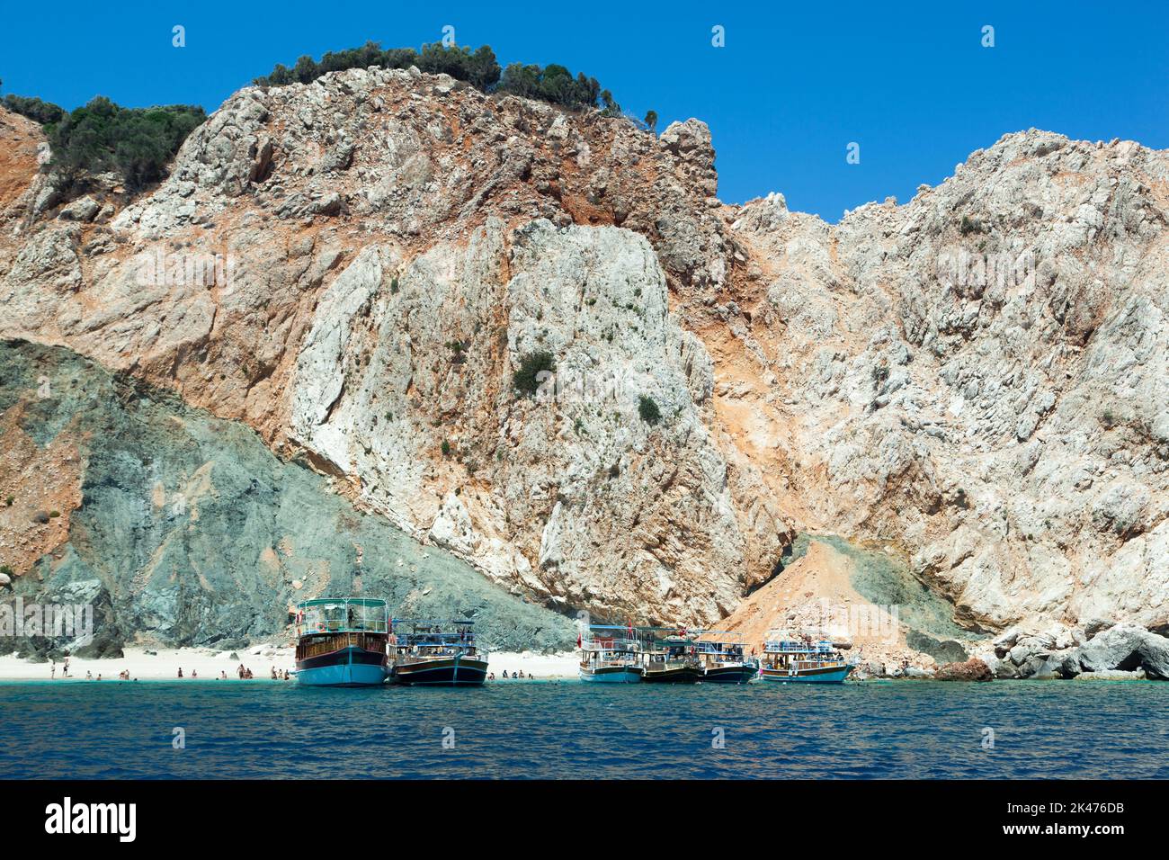The view of Suluada uninhabited island beach - popular tourist ...