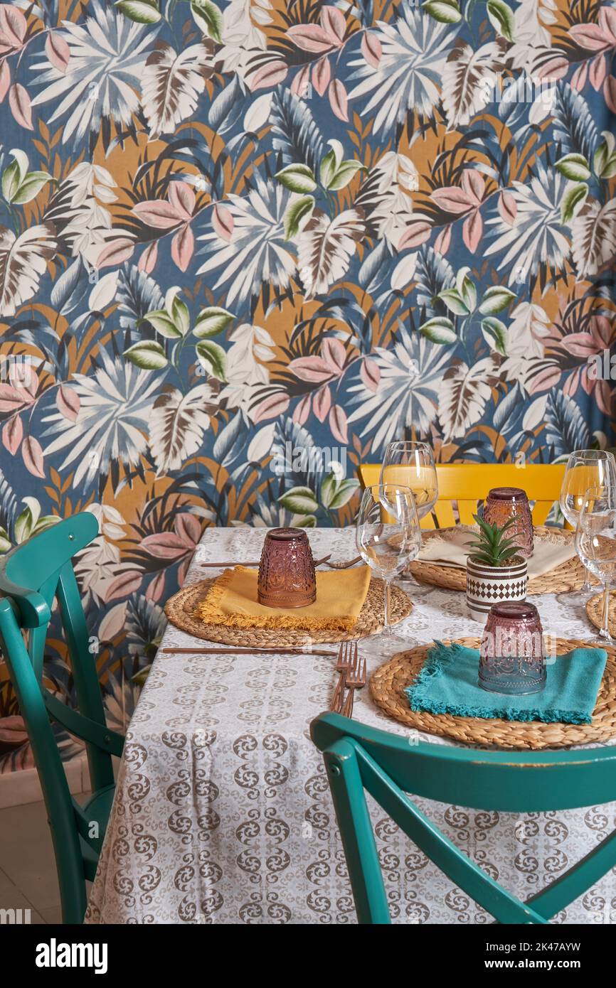 Elegant table set up in the interior of an Italian restaurant Stock ...