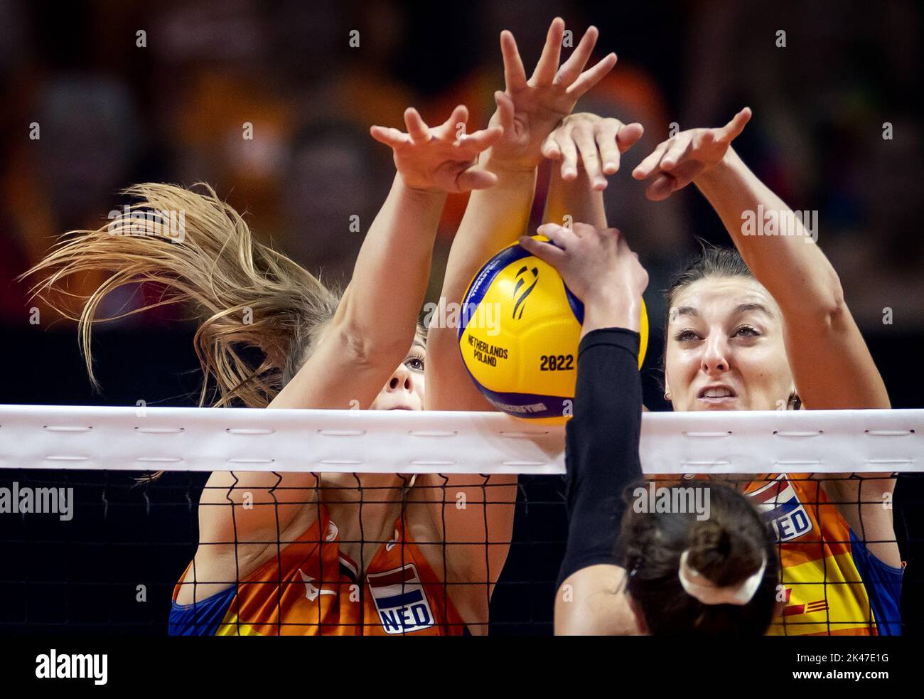 ARNHEM - Eline Timmerman and Anne Buijs (R) of the Netherlands in ...