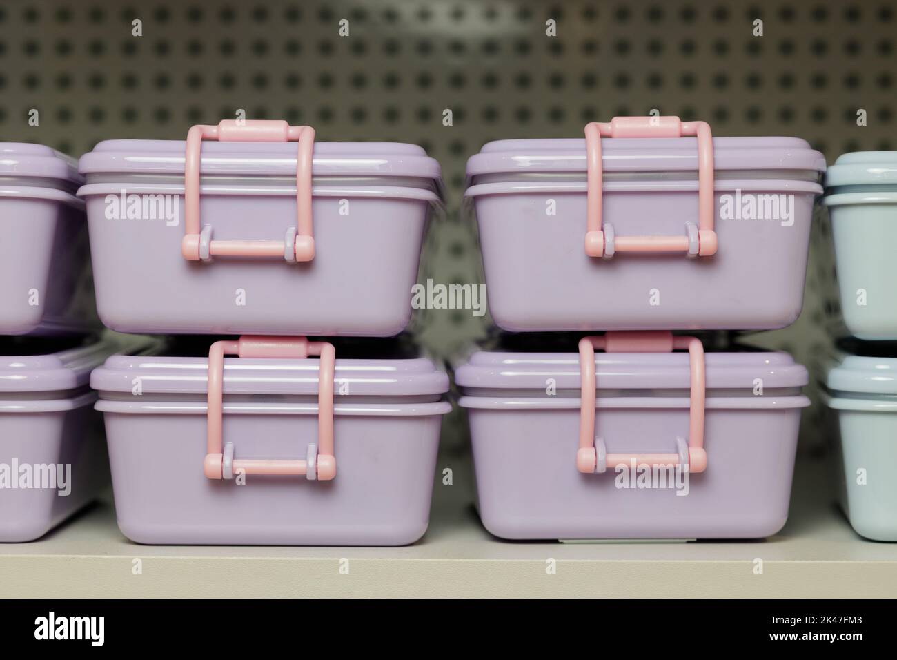 Colorful lunch boxes in the store. Close up Stock Photo - Alamy
