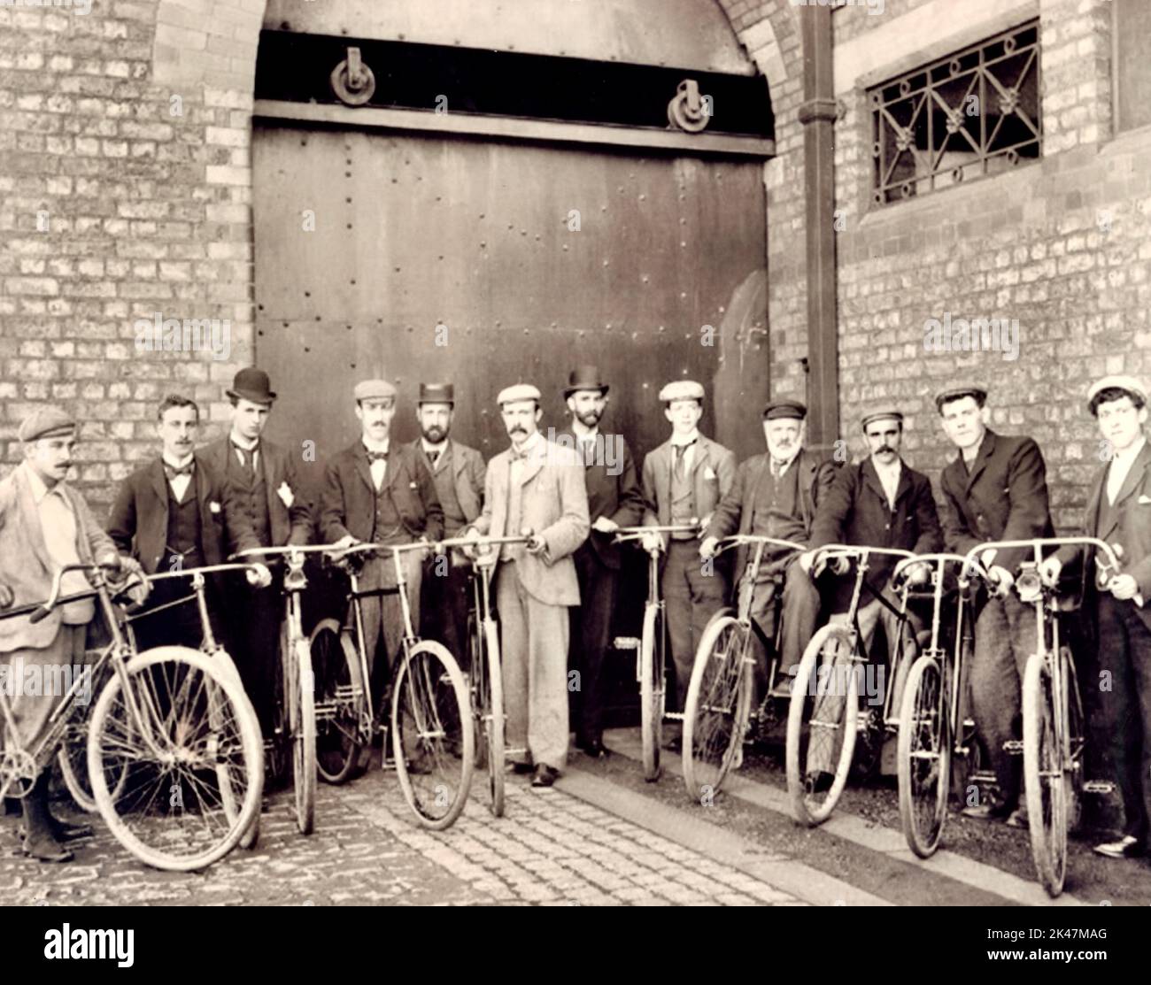 Early 1900s bicycle hi-res stock photography and images - Alamy