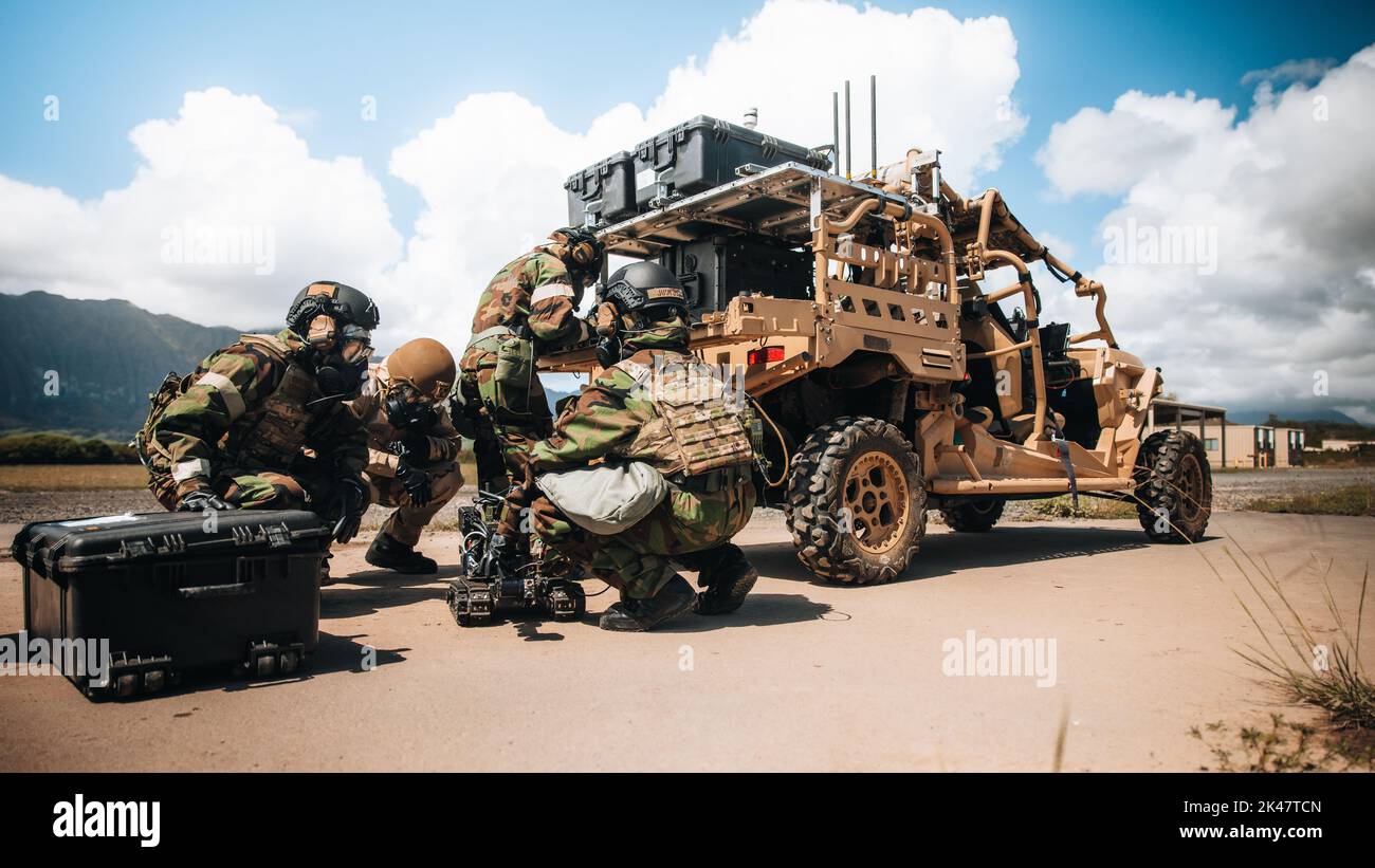 Joint explosive ordnance disposal hi-res stock photography and images ...