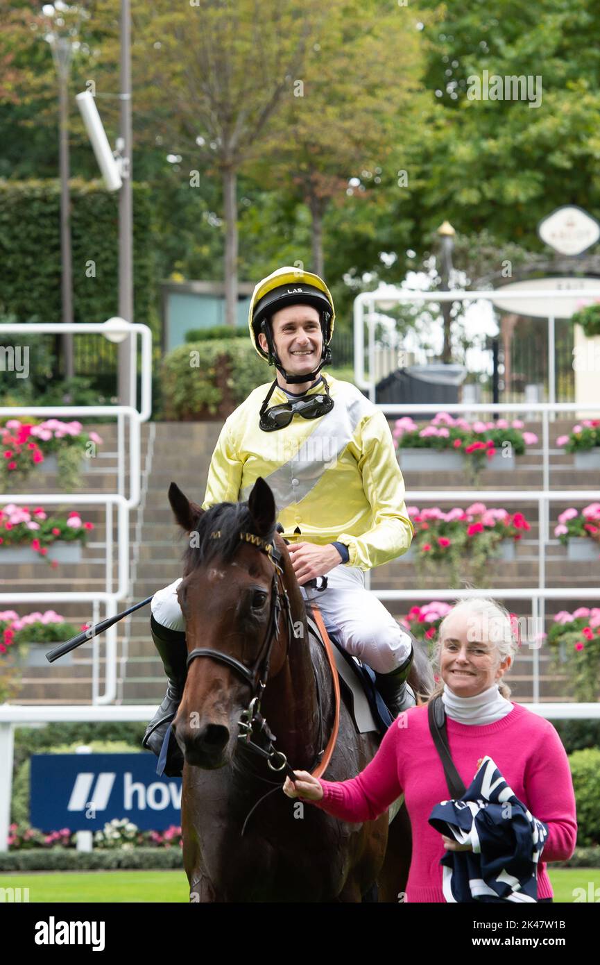 The peroni nastro azzurro handicap stakes hi-res stock photography and ...