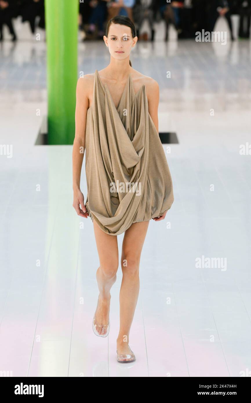 LOEWE SS23 runway during Paris fashion Week on September 2022 - Paris ...