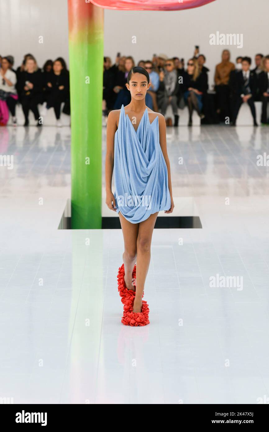 LOEWE SS23 runway during Paris fashion Week on September 2022 - Paris ...