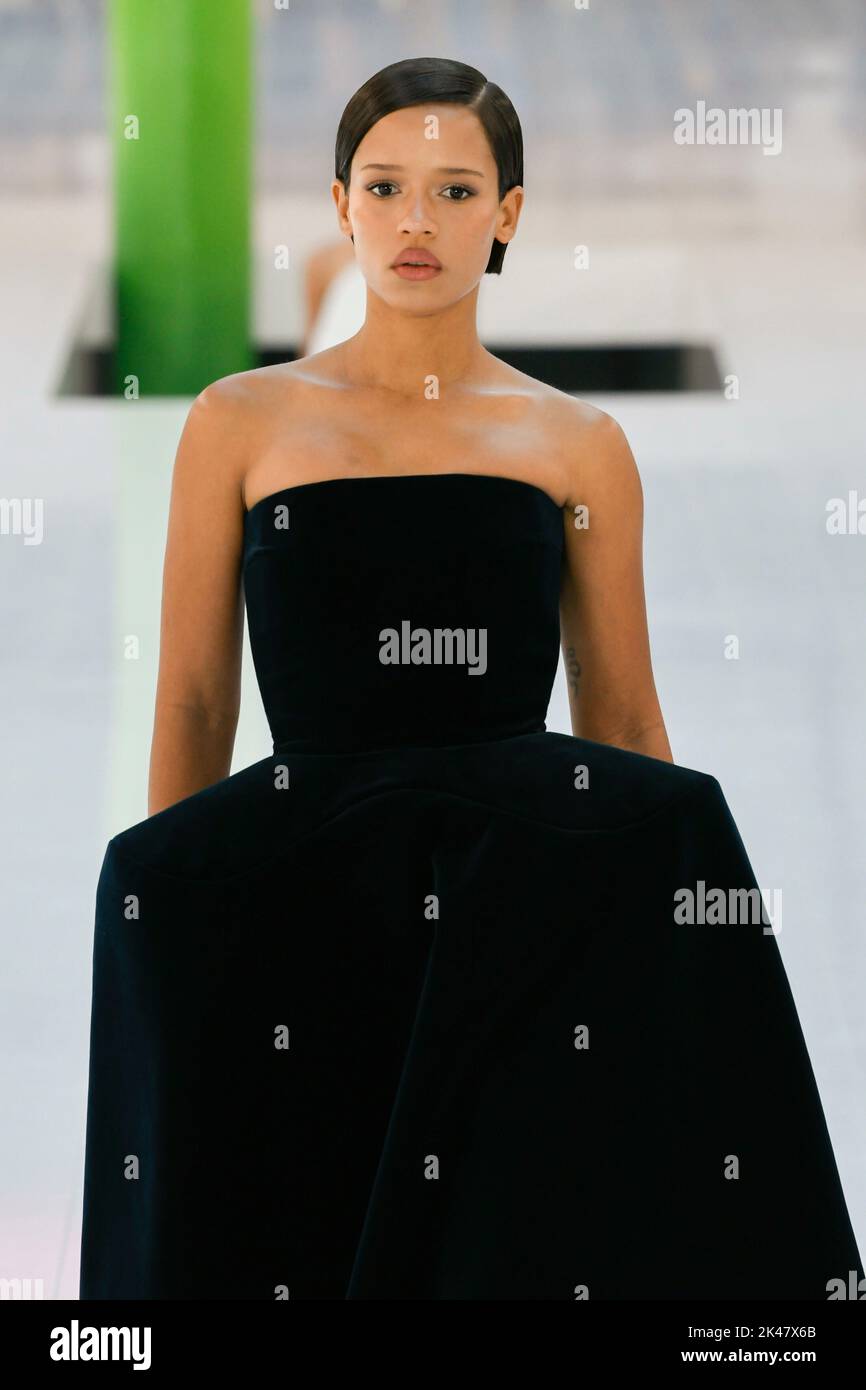 LOEWE SS23 runway during Paris fashion Week on September 2022 - Paris ...