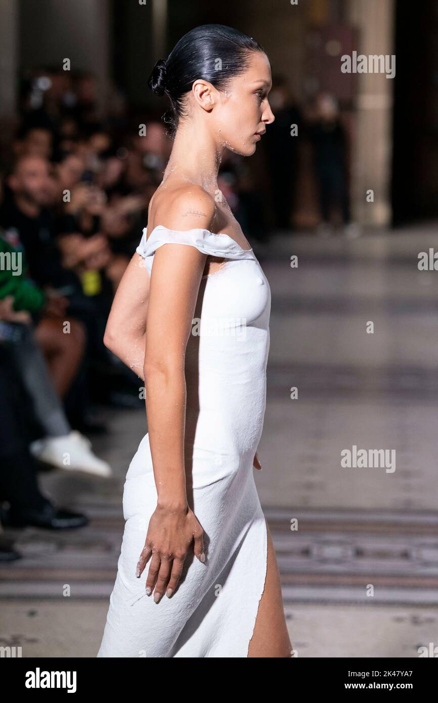 Bella hadid coperni hi-res stock photography and images - Alamy