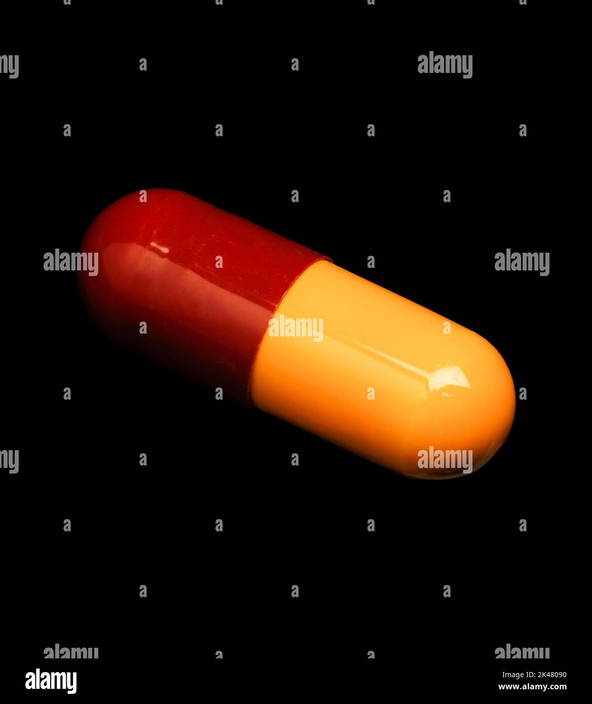 Antibiotics capsule hi-res stock photography and images - Alamy