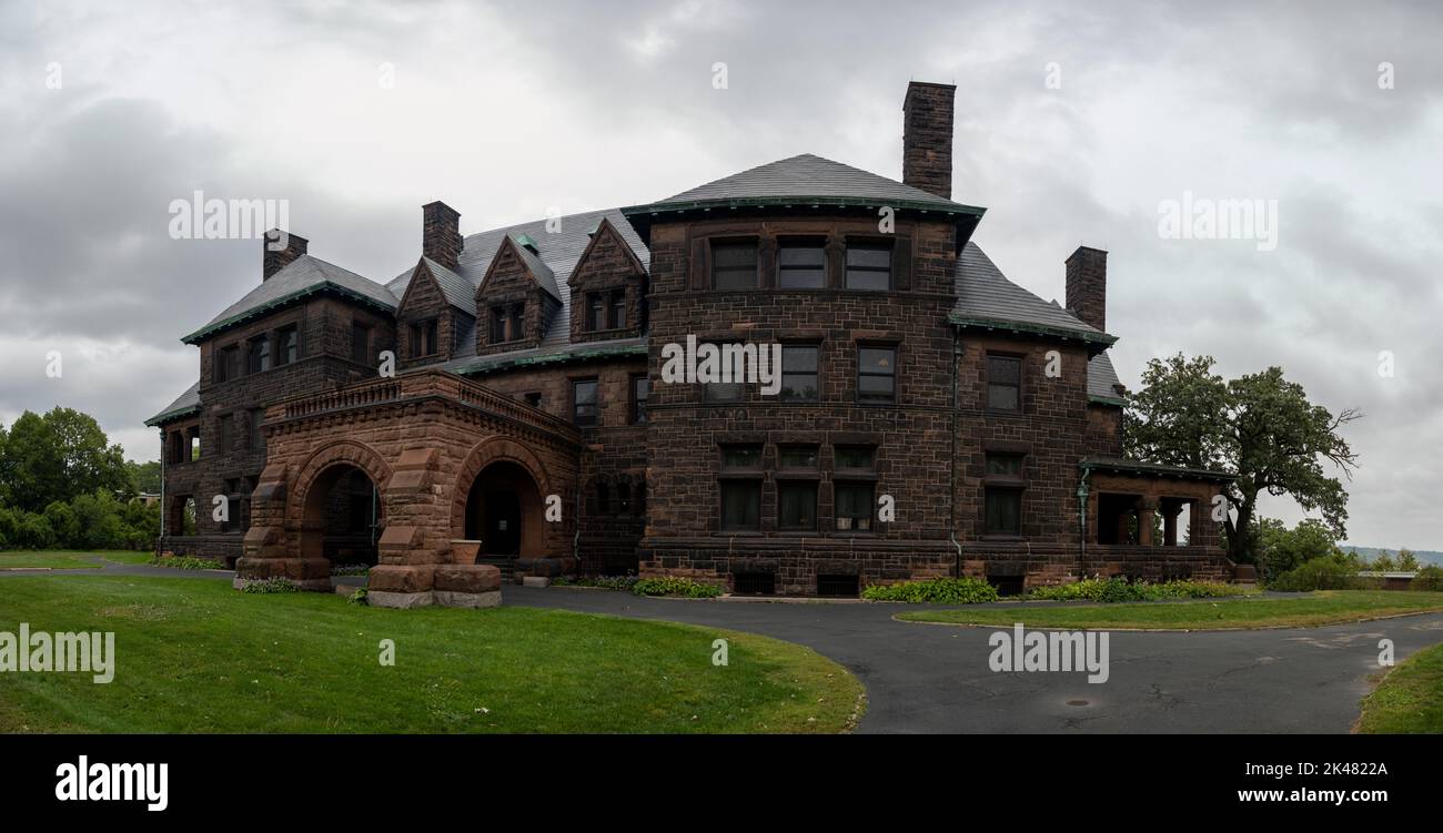 240 summit avenue hi-res stock photography and images - Alamy