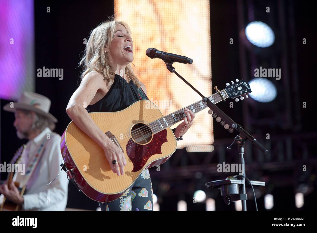 Sheryl crow performs live in hi-res stock photography and images - Alamy