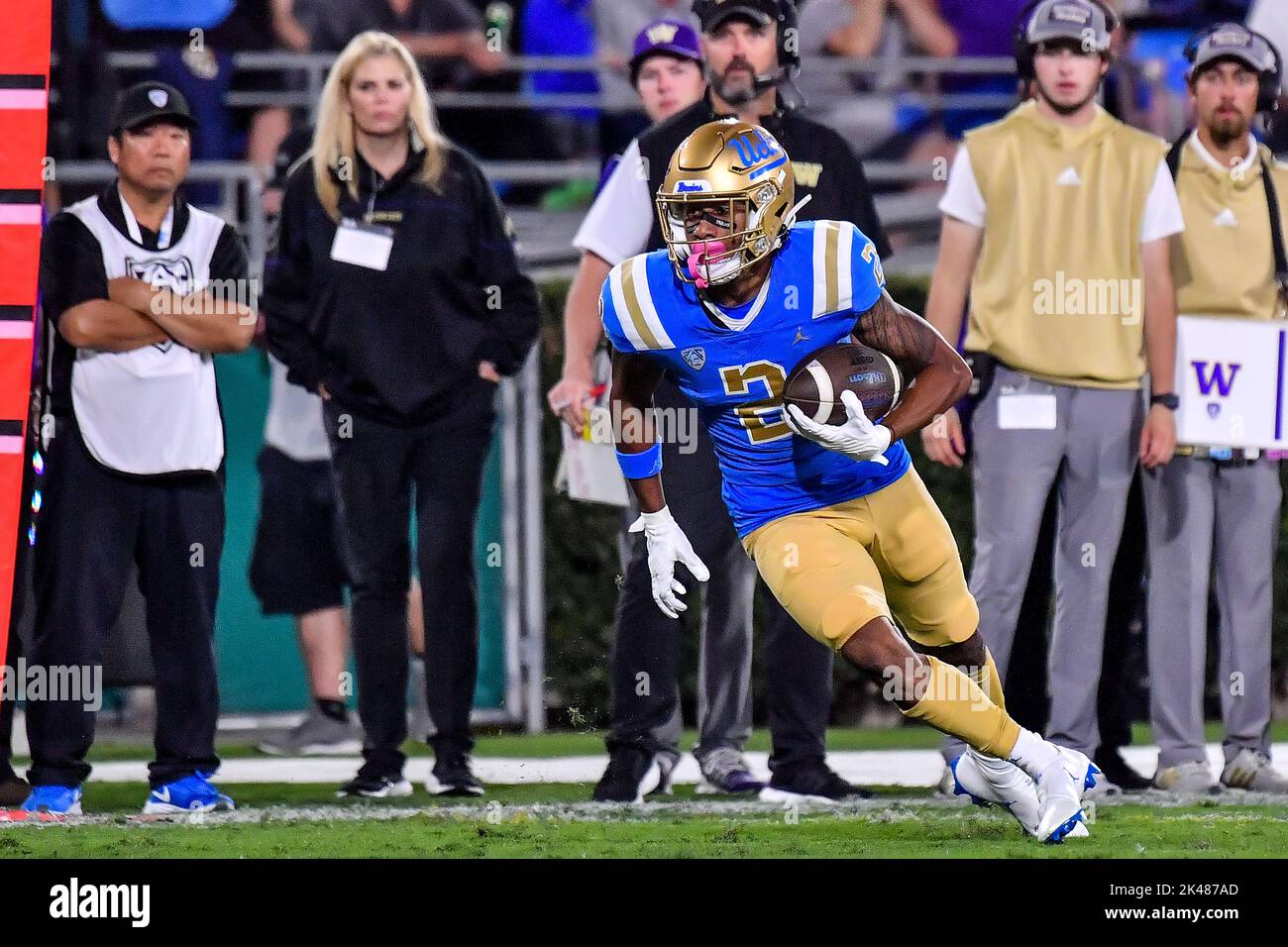 Pasadena, CA. 30th Sep, 2022. UCLA Bruins wide receiver Titus Mokiao ...