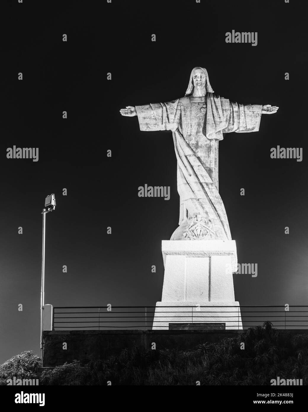 Statue of Jesus Christ in Garajau, Madeira Stock Photo - Alamy