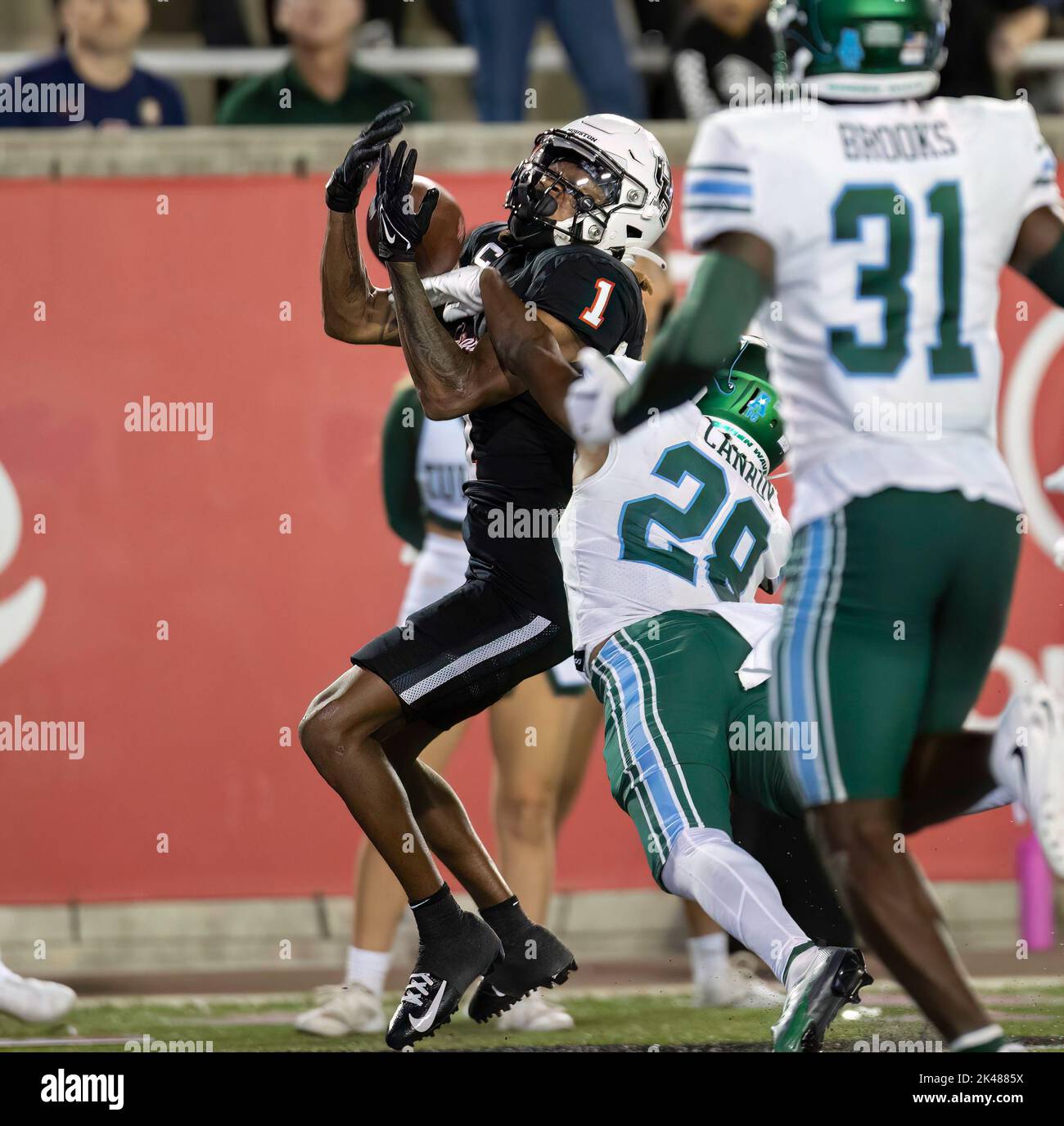 September 30, 2022: Houston wide receiver Nathaniel Dell (1) makes a 14 ...