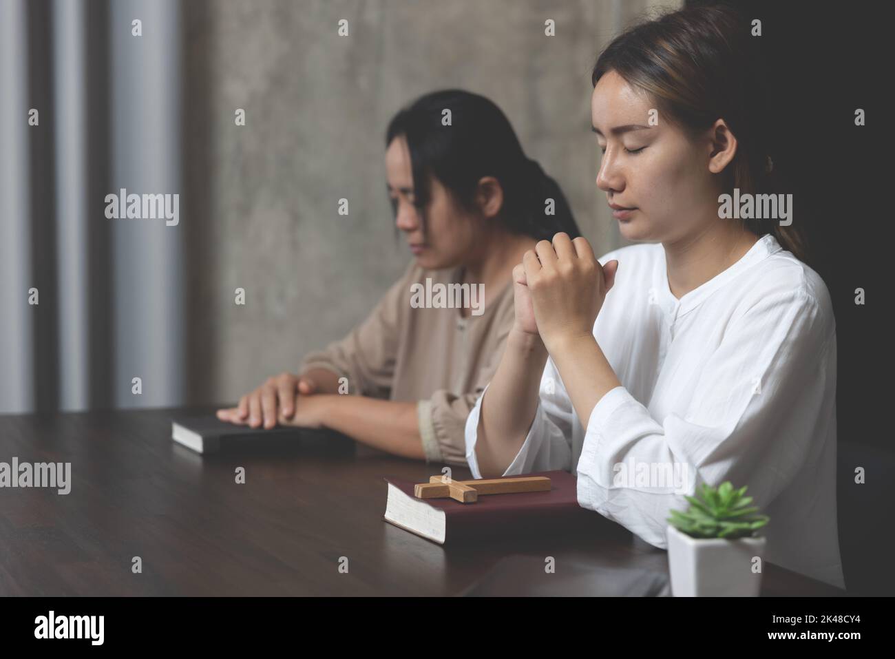 Christian life crisis prayer to god. Woman Pray for god blessing to ...