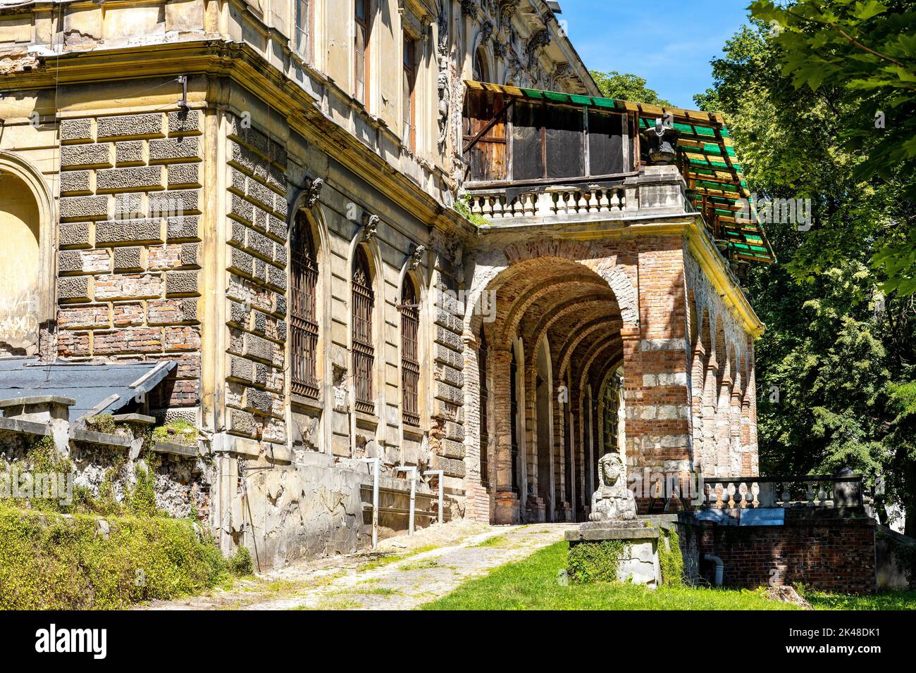 Pilica, Poland - July 25, 2022: Ruined renaissance and baroque historic ...