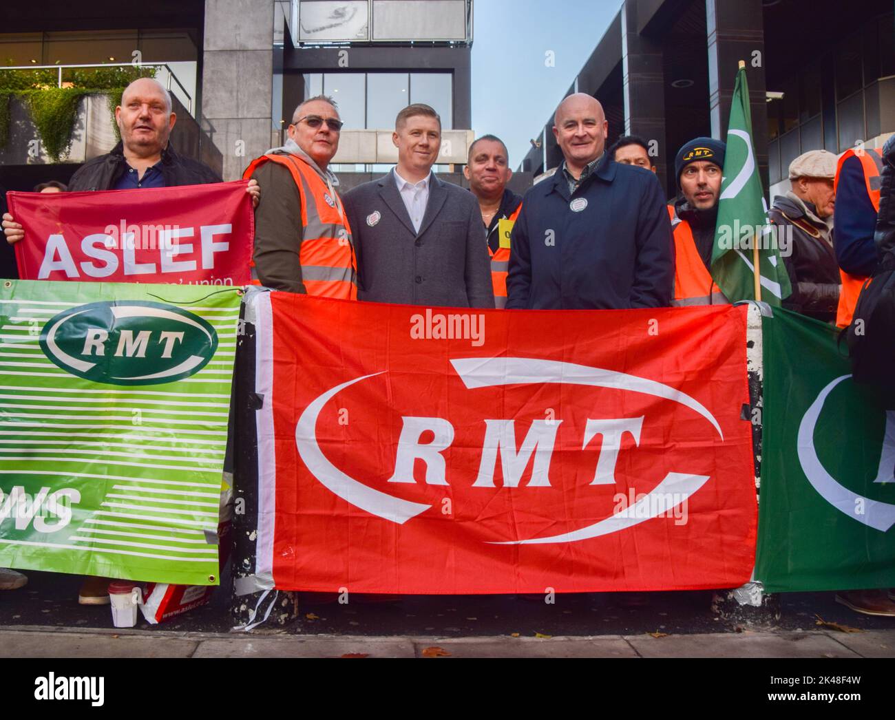 London, UK. 1st October 2022. RMT (Rail, Maritime and Transport Workers ...