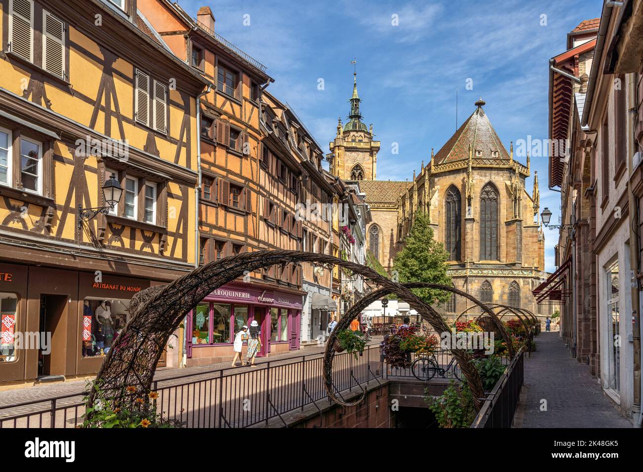 Fachwerkhäuser und das Martinsmünster in Colmar, Elsass, Frankreich ...