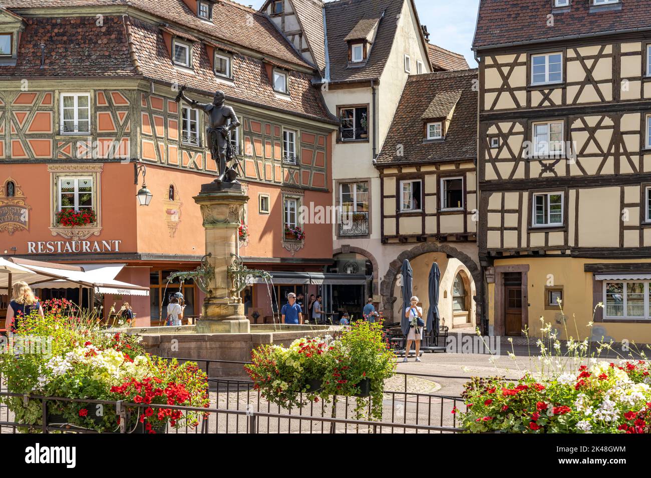 Altstadt und Schwendi-Brunnen in Colmar, Elsass, Frankreich | Old town ...