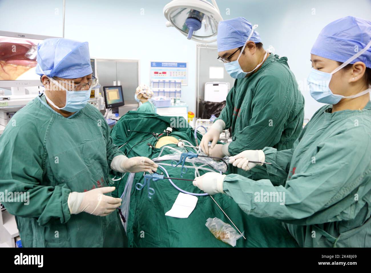 Abdominal surgery hi-res stock photography and images - Alamy