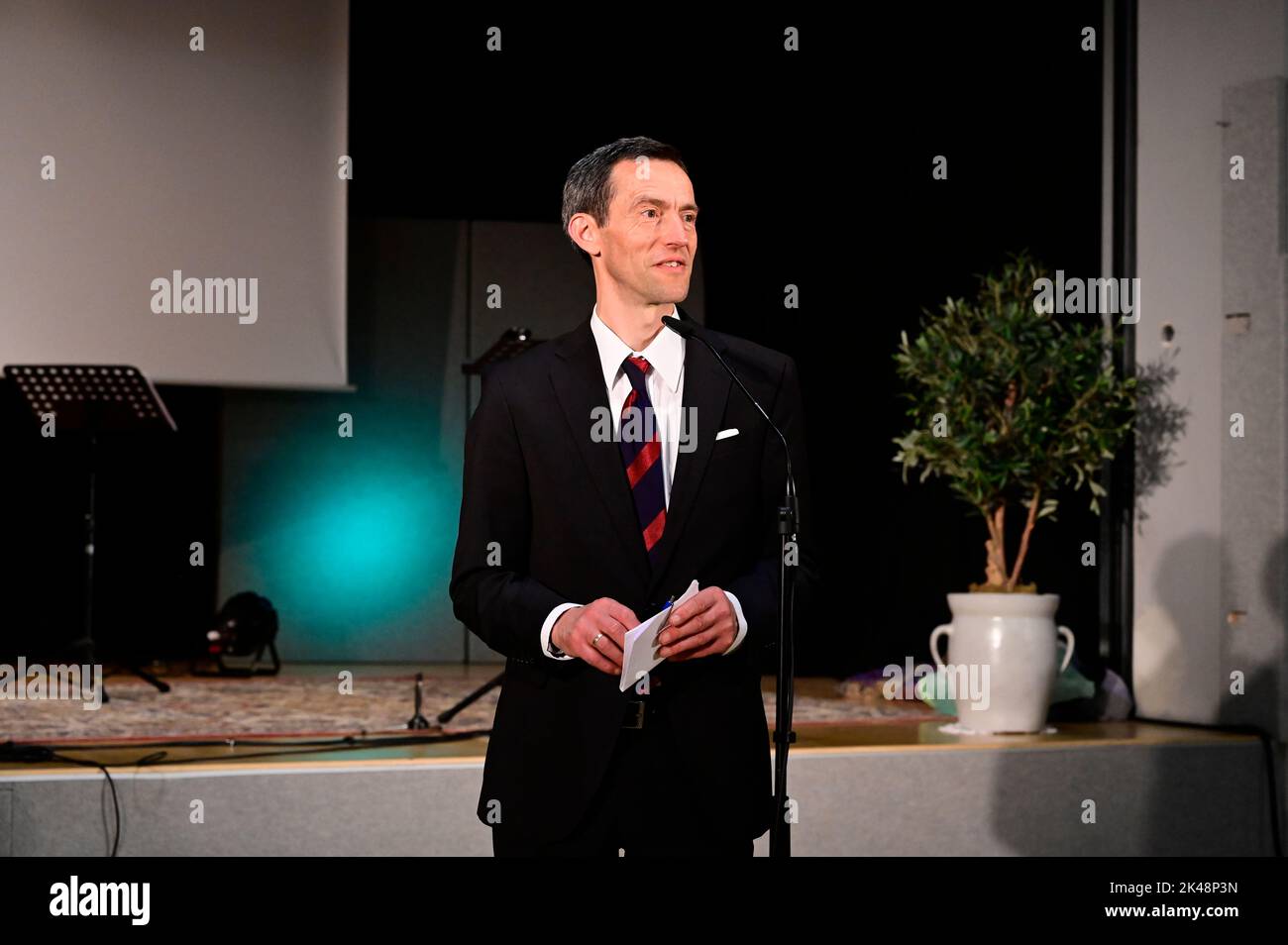 Philip Kiril Prinz von Preußen bei dem Vortrag "Leben als Königskind ...