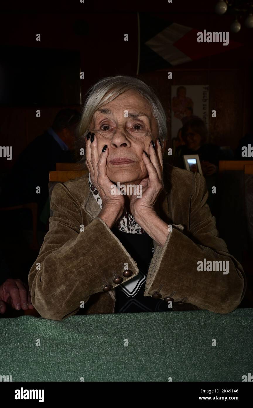 Evelin Matt bei der Trauerfeier des Schauspielers Heinz Behrens im ...