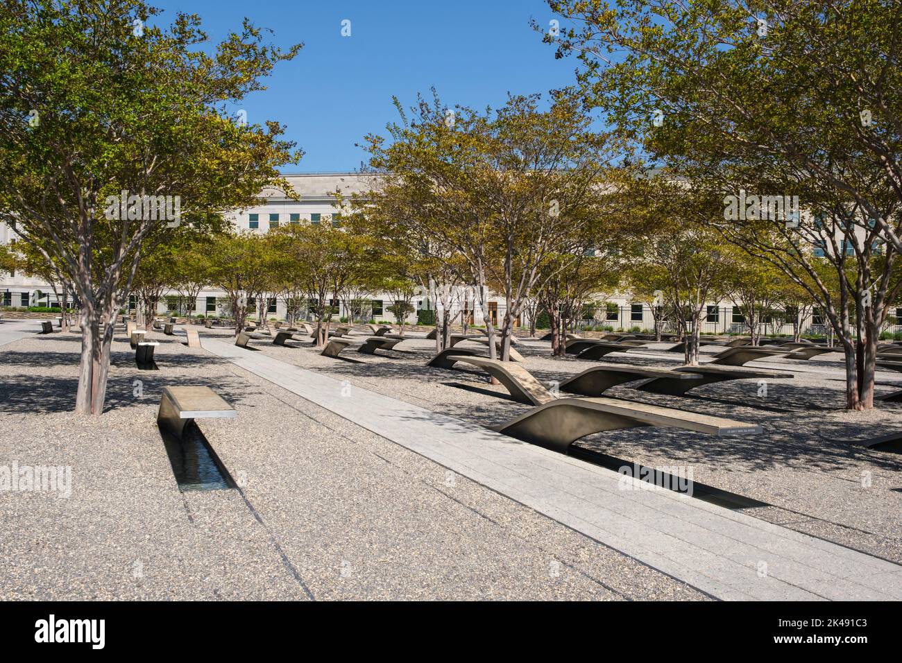 Pentagon 911 memorial remembrance hi-res stock photography and images ...