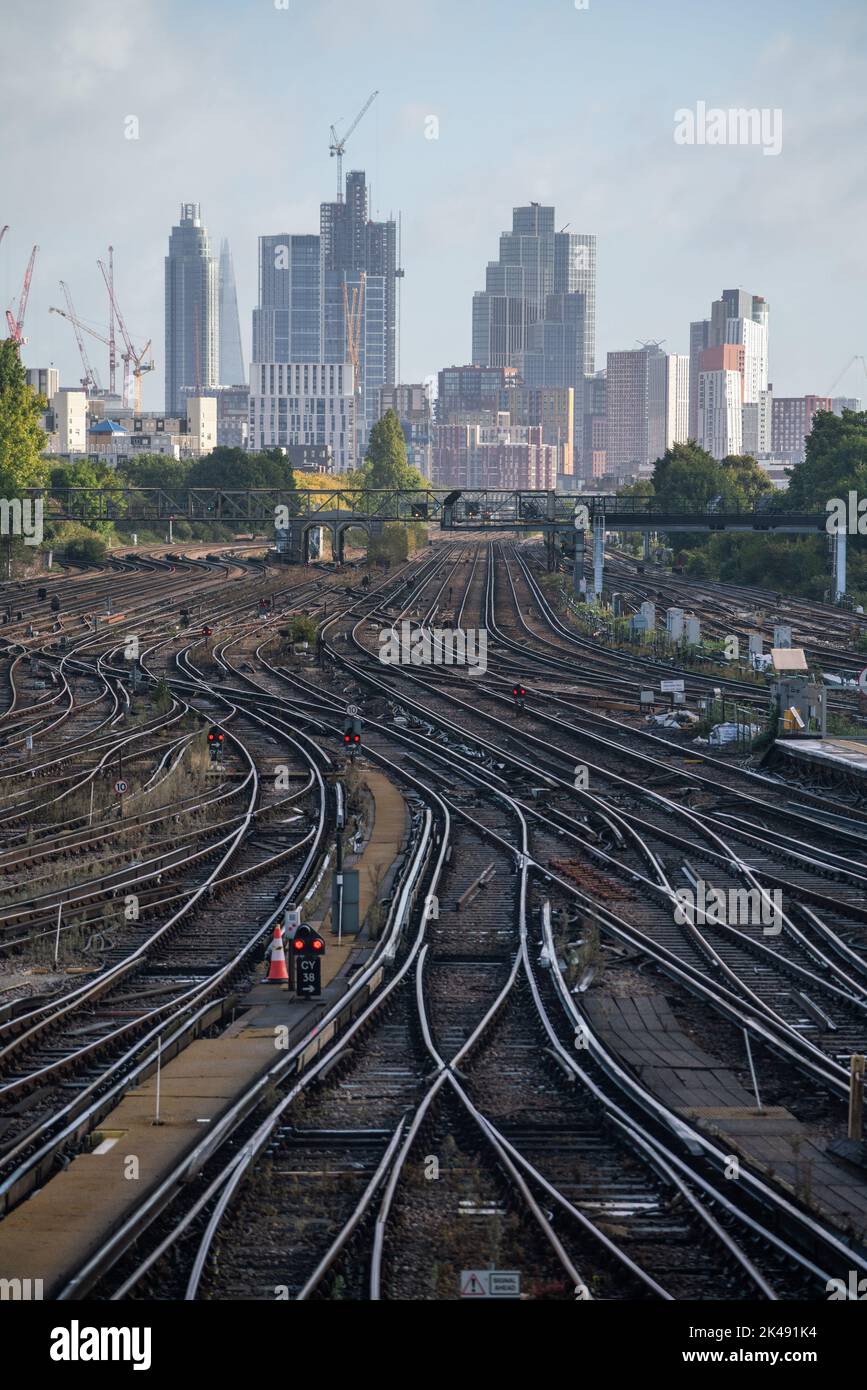 1 October 2022: Intersecting railway lines outside Clapham Junction ...