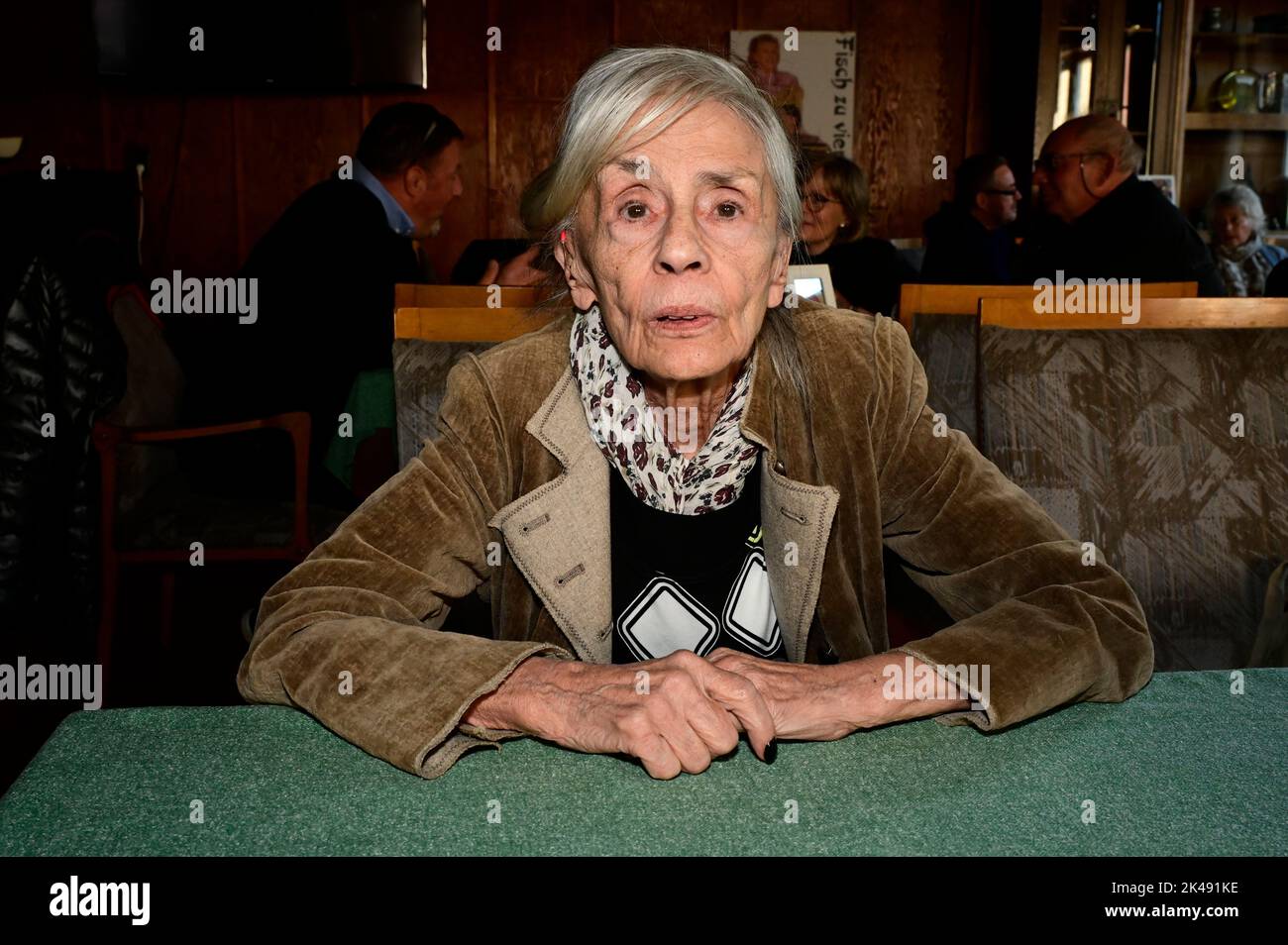 Evelin Matt bei der Trauerfeier des Schauspielers Heinz Behrens im ...