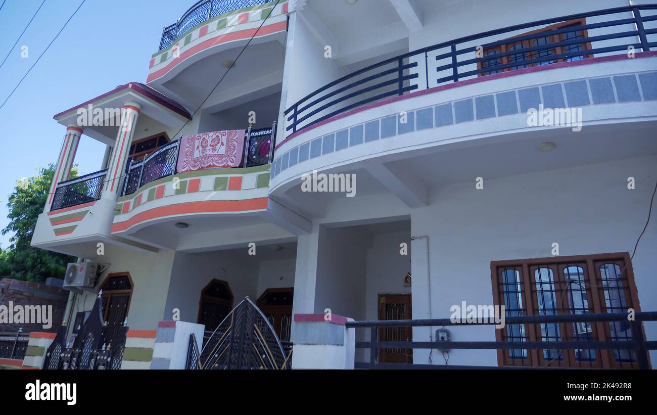 Traditional indian house bungalow hi-res stock photography and images ...