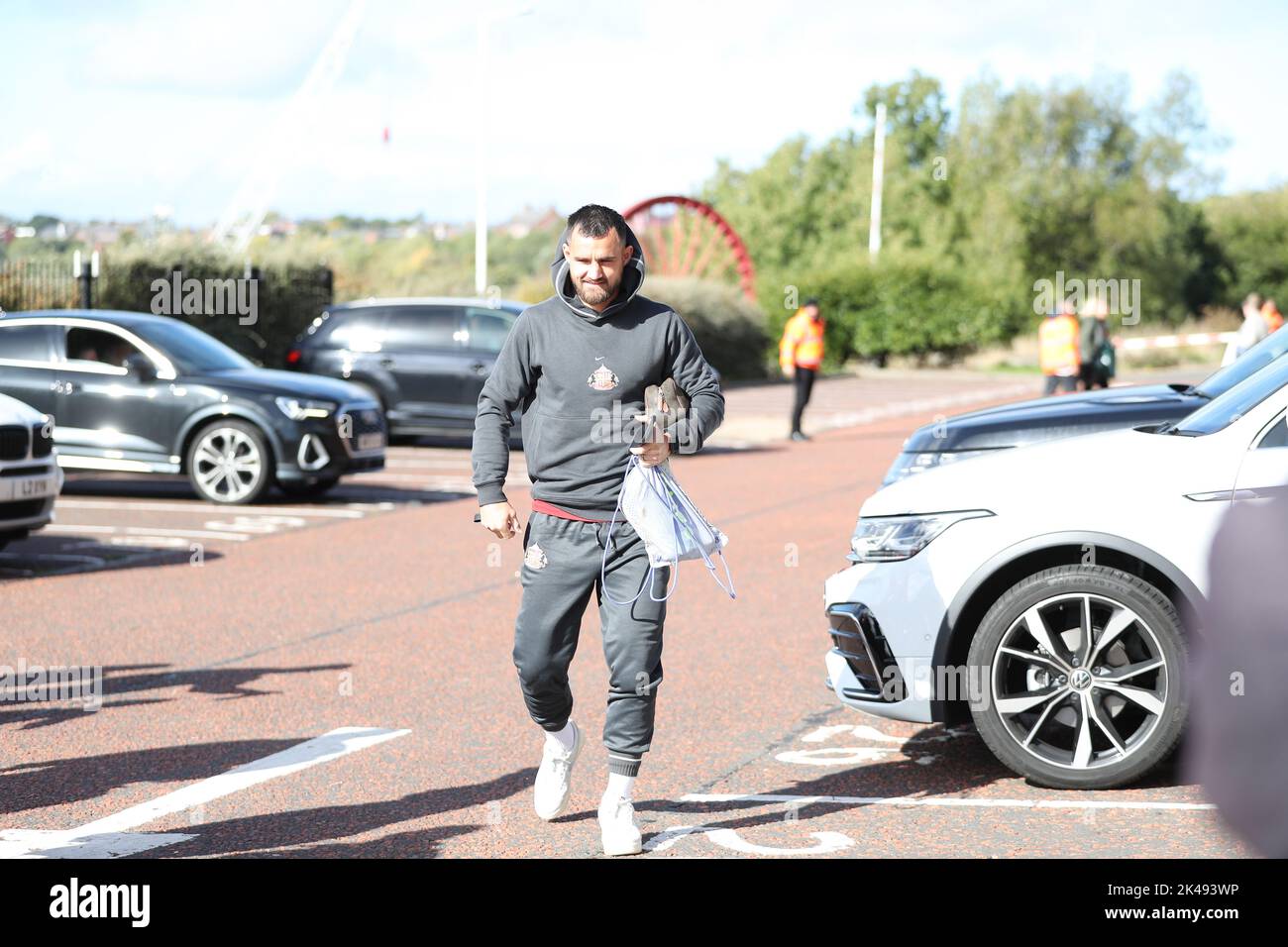 Corry Evans #4 of Sunderland enters the stadium during the Sky Bet ...
