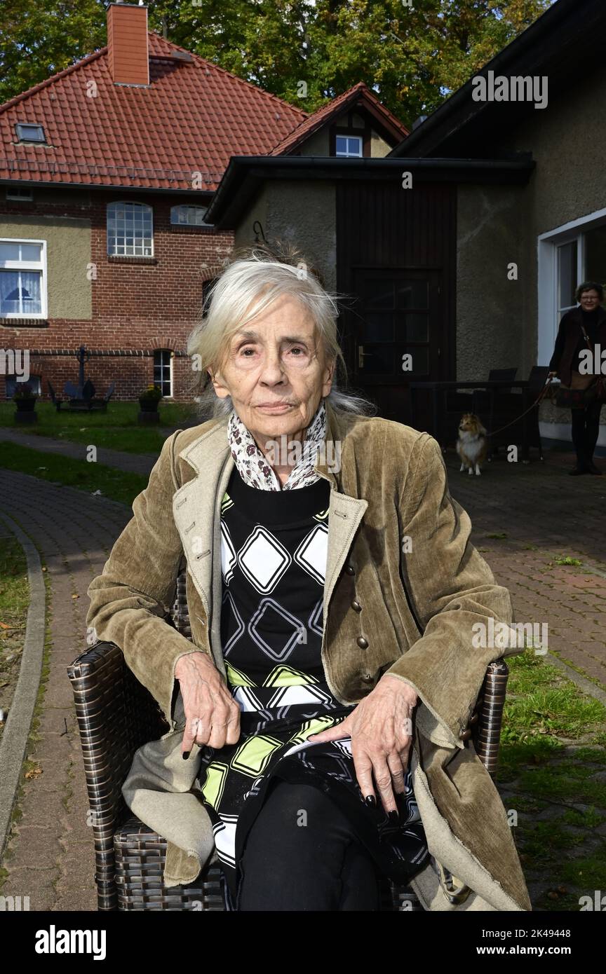 Evelin Matt bei der Trauerfeier des Schauspielers Heinz Behrens im ...