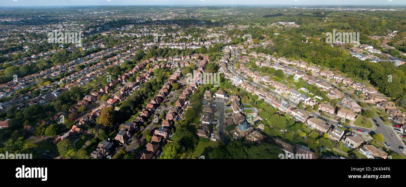 Mill hill village london hi-res stock photography and images - Alamy