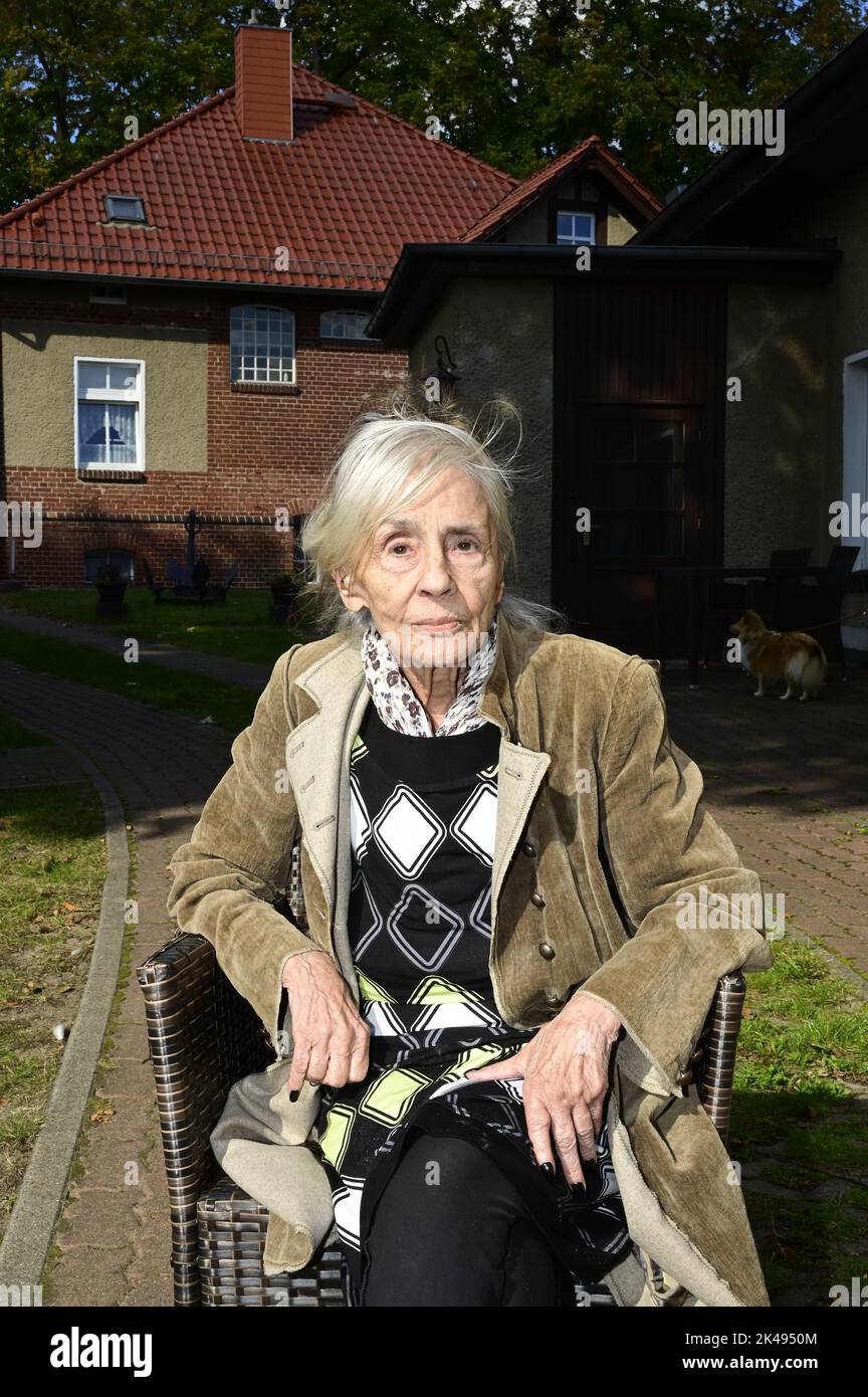 Evelin Matt bei der Trauerfeier des Schauspielers Heinz Behrens im ...