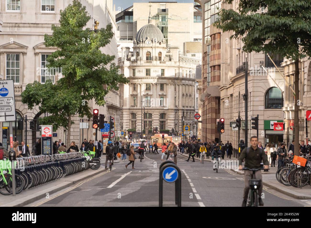 Cycle infrastructure london hi-res stock photography and images - Alamy